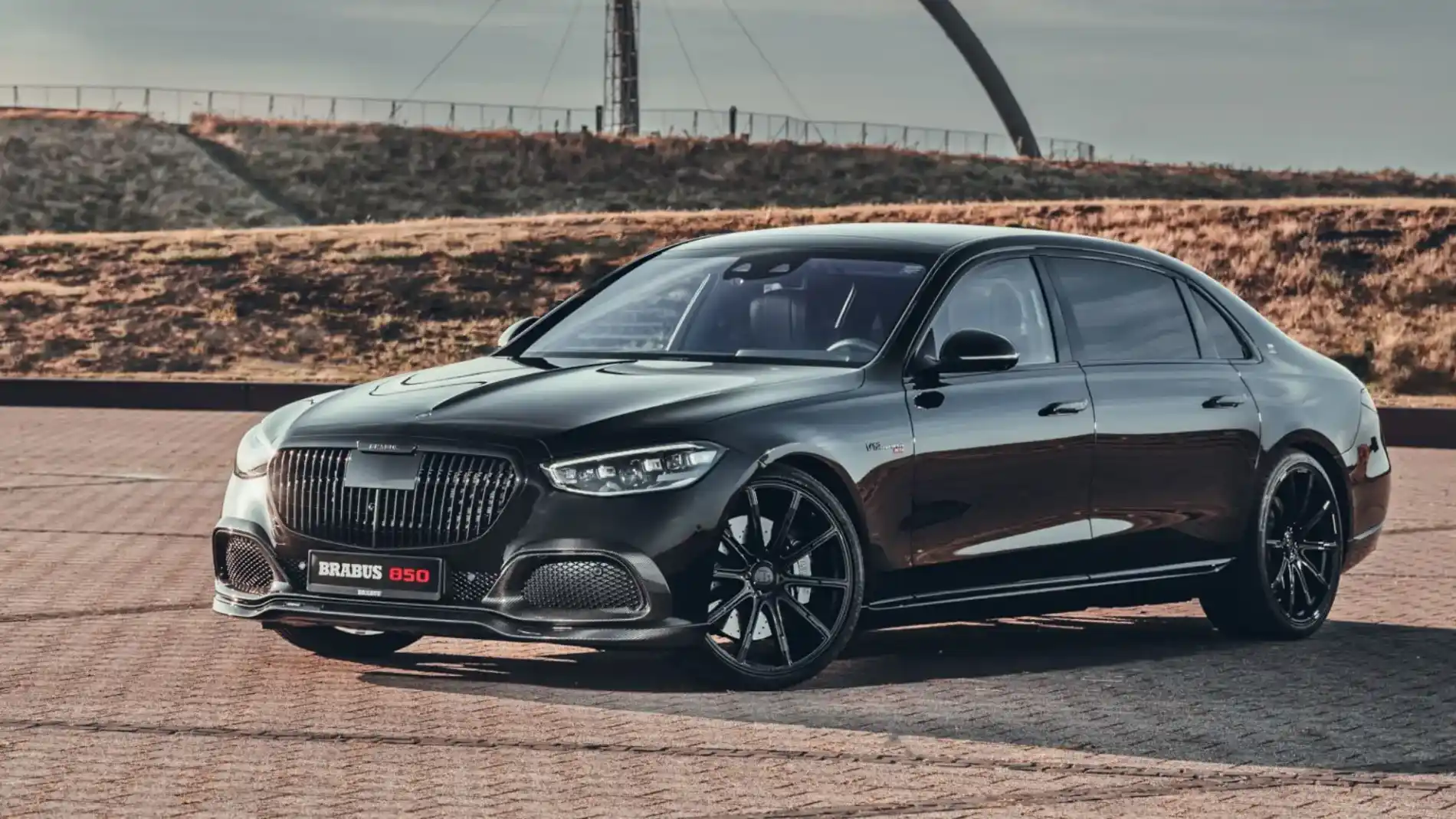 Maybach S680 vs Maextro S800 Clash of Luxury and Technology